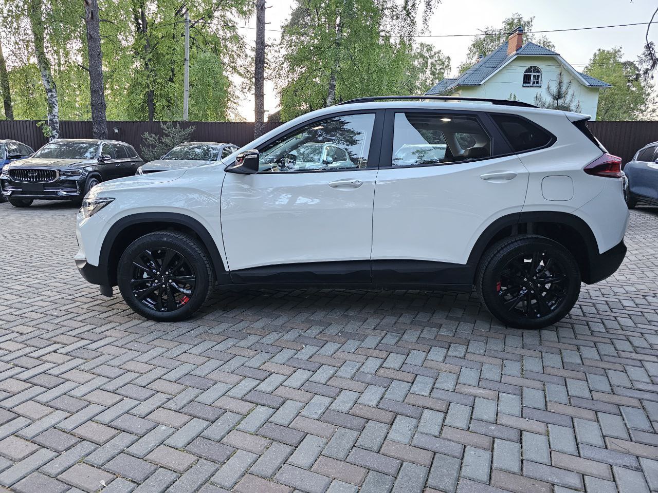 Chevrolet Tracker купить в Москве, цены, характеристики - EN CARS